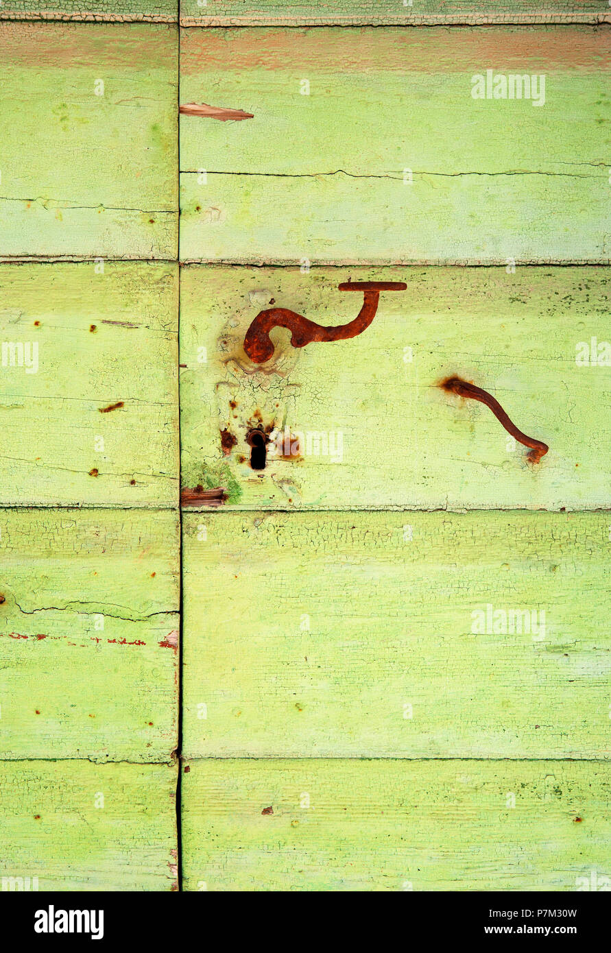 Wooden door, handle, detail Stock Photo - Alamy