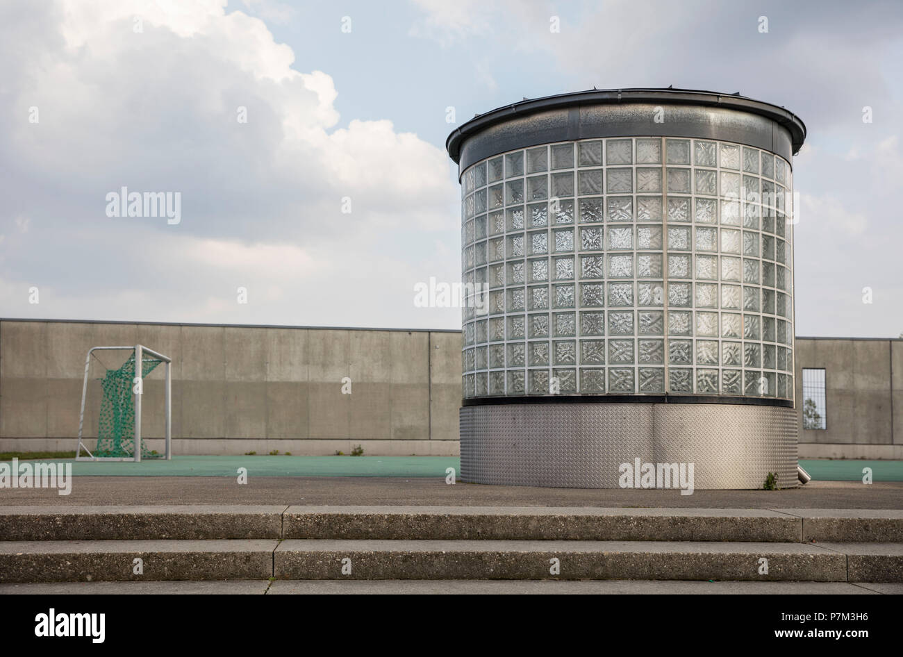 Light shaft modern architecture hi-res stock photography and images - Alamy