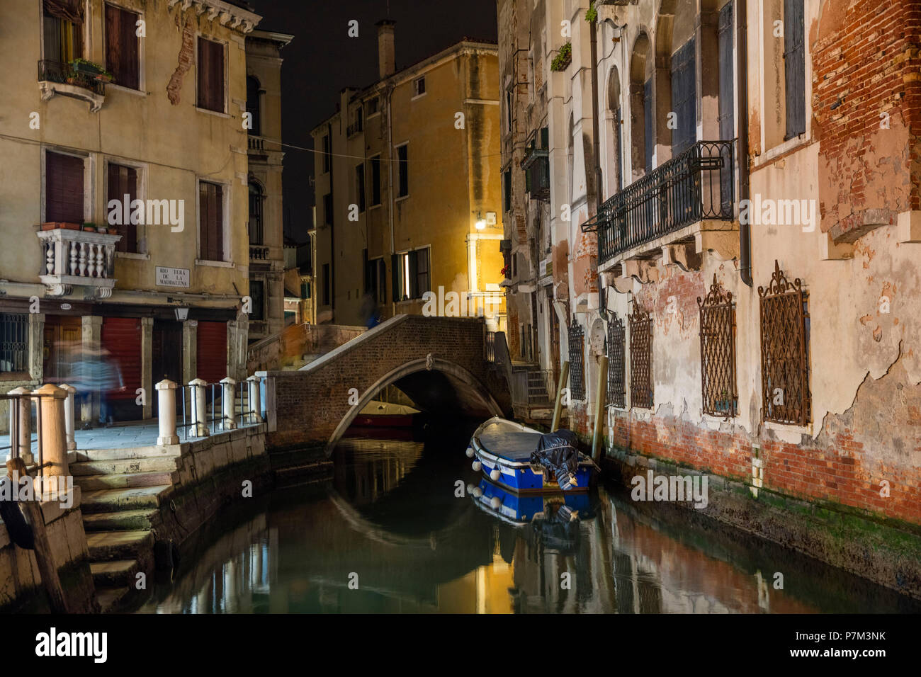 Small bridge at night hi-res stock photography and images - Alamy