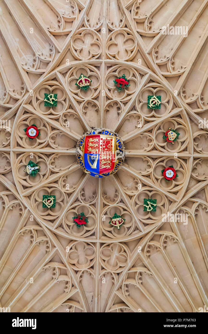 England, Middlesex, London, Kingston-upon-Thames, Hampton Court Palace ...