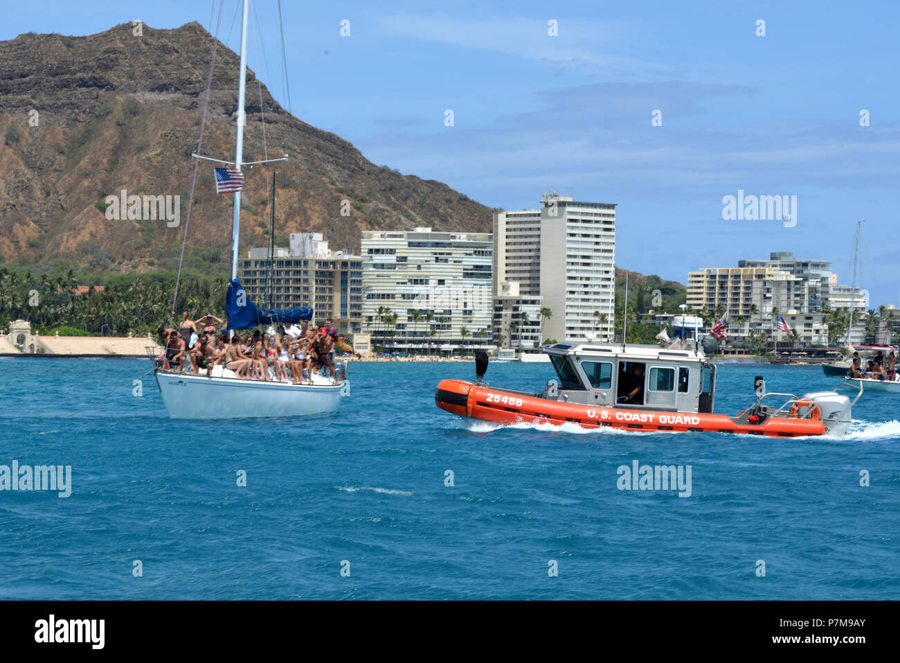 25 foot coast guard boat hi-res stock photography and images - Alamy