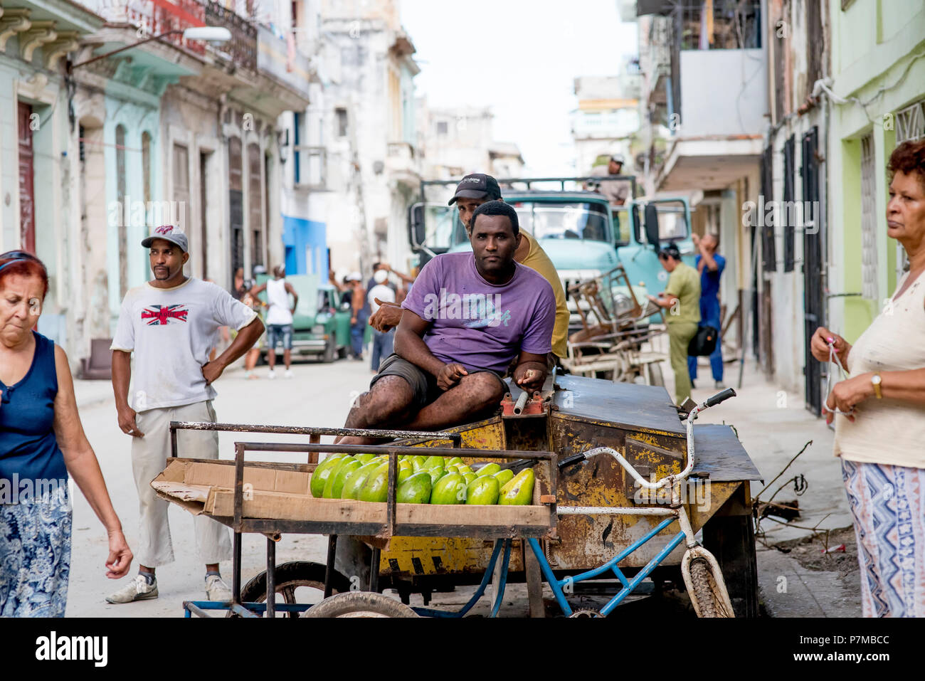 Mango cart hi-res stock photography and images - Alamy