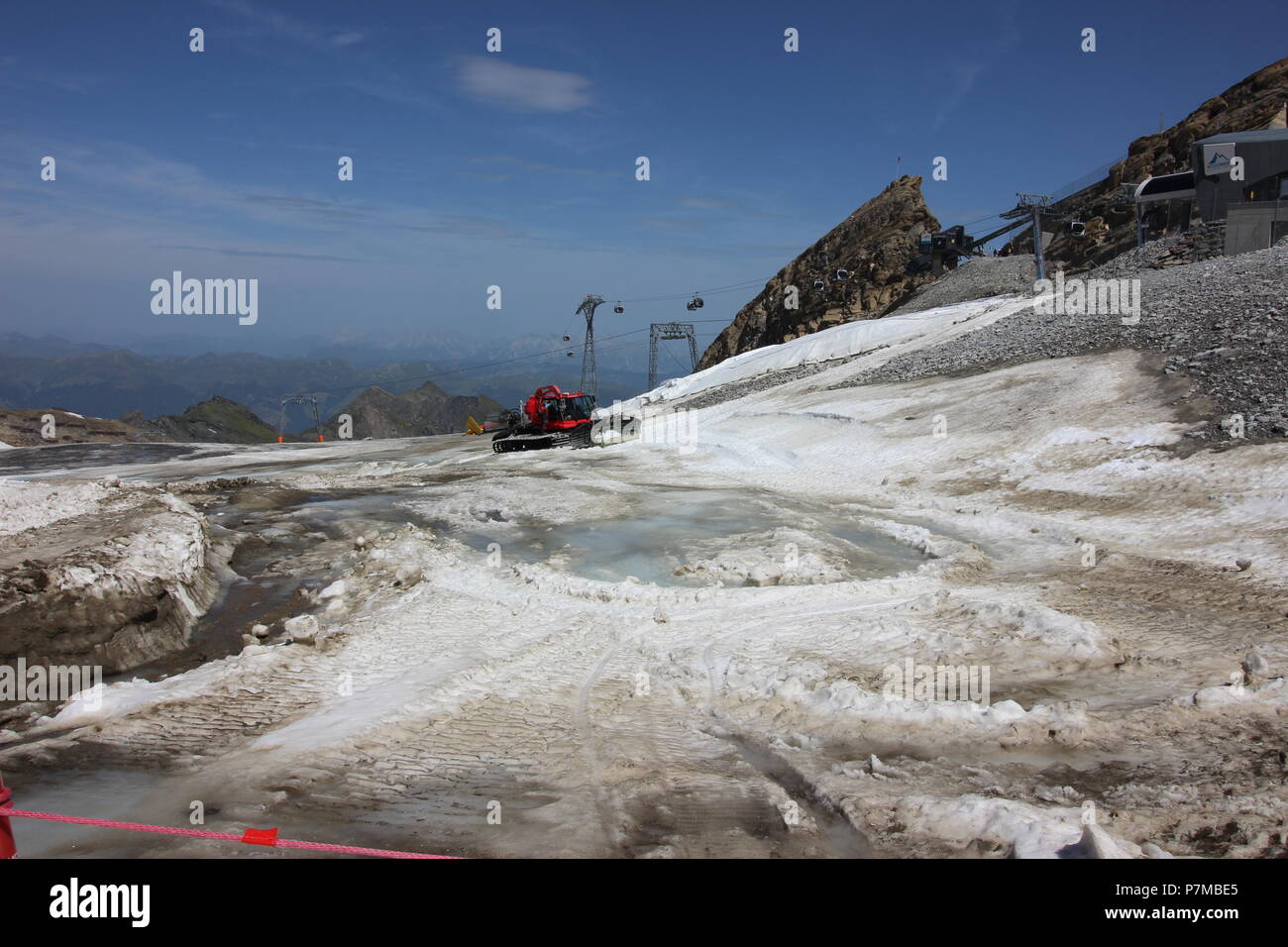 Freezing mountain top hi-res stock photography and images - Alamy
