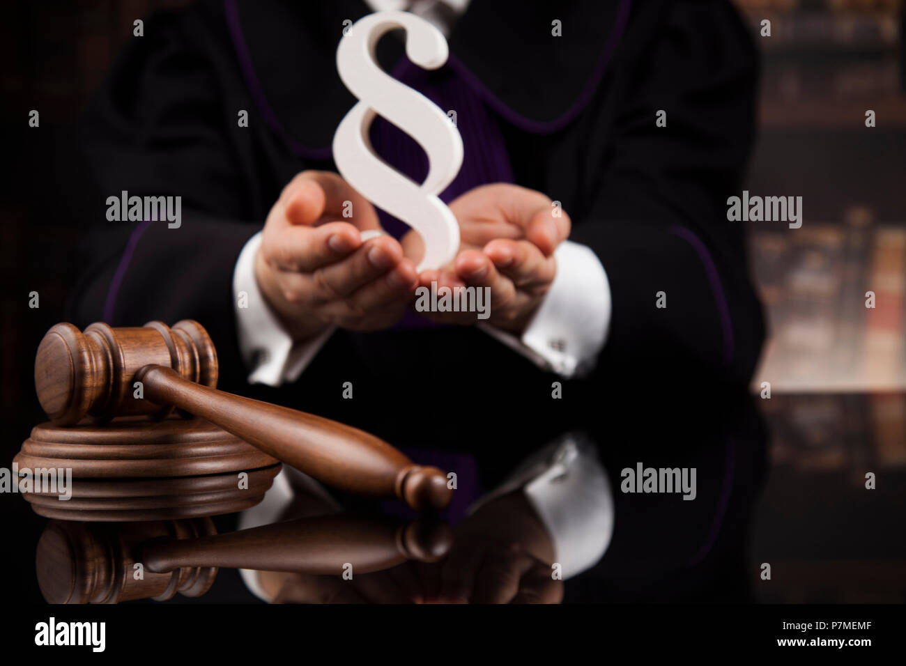 Court gavel,Law theme, mallet of justice, Paragraph Stock Photo - Alamy