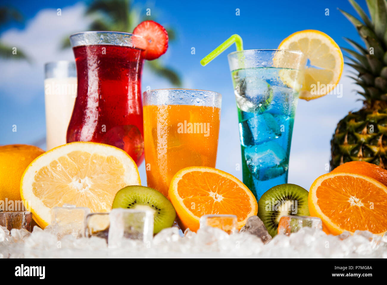 Cocktails in front of beach and sea Stock Photo - Alamy