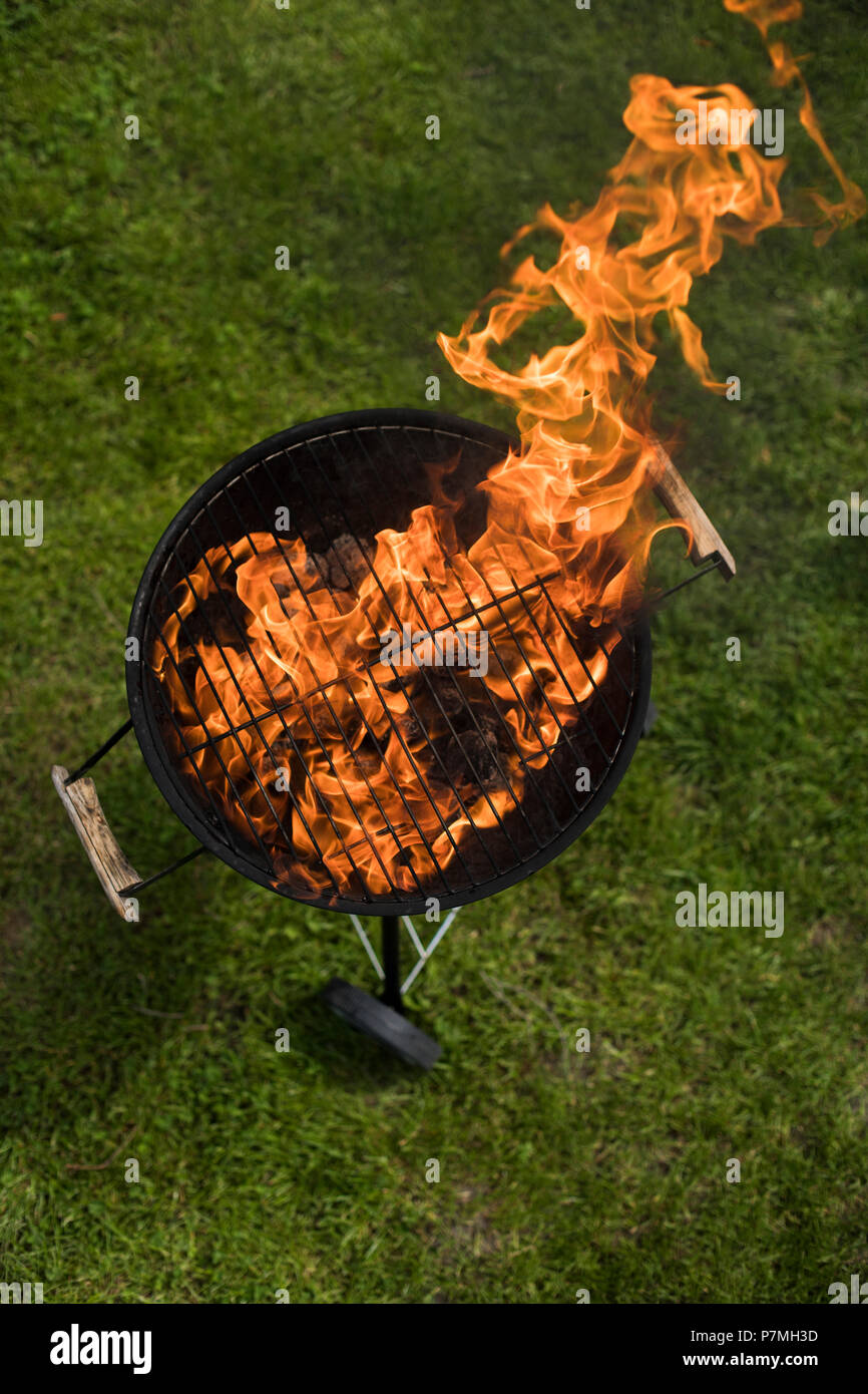 Grill on the garden, barbecue and fire background Stock Photo - Alamy
