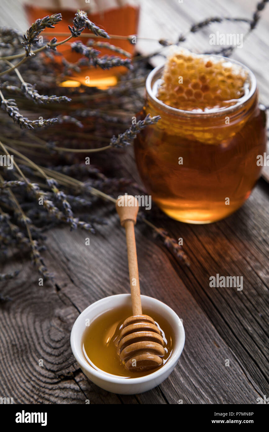 Vintage honey mason jar hi-res stock photography and images - Alamy
