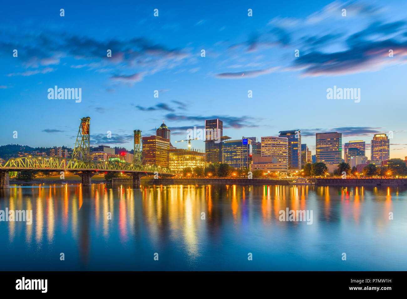 Portland, Oregon, USA skyline at dusk on the Willamette River Stock ...
