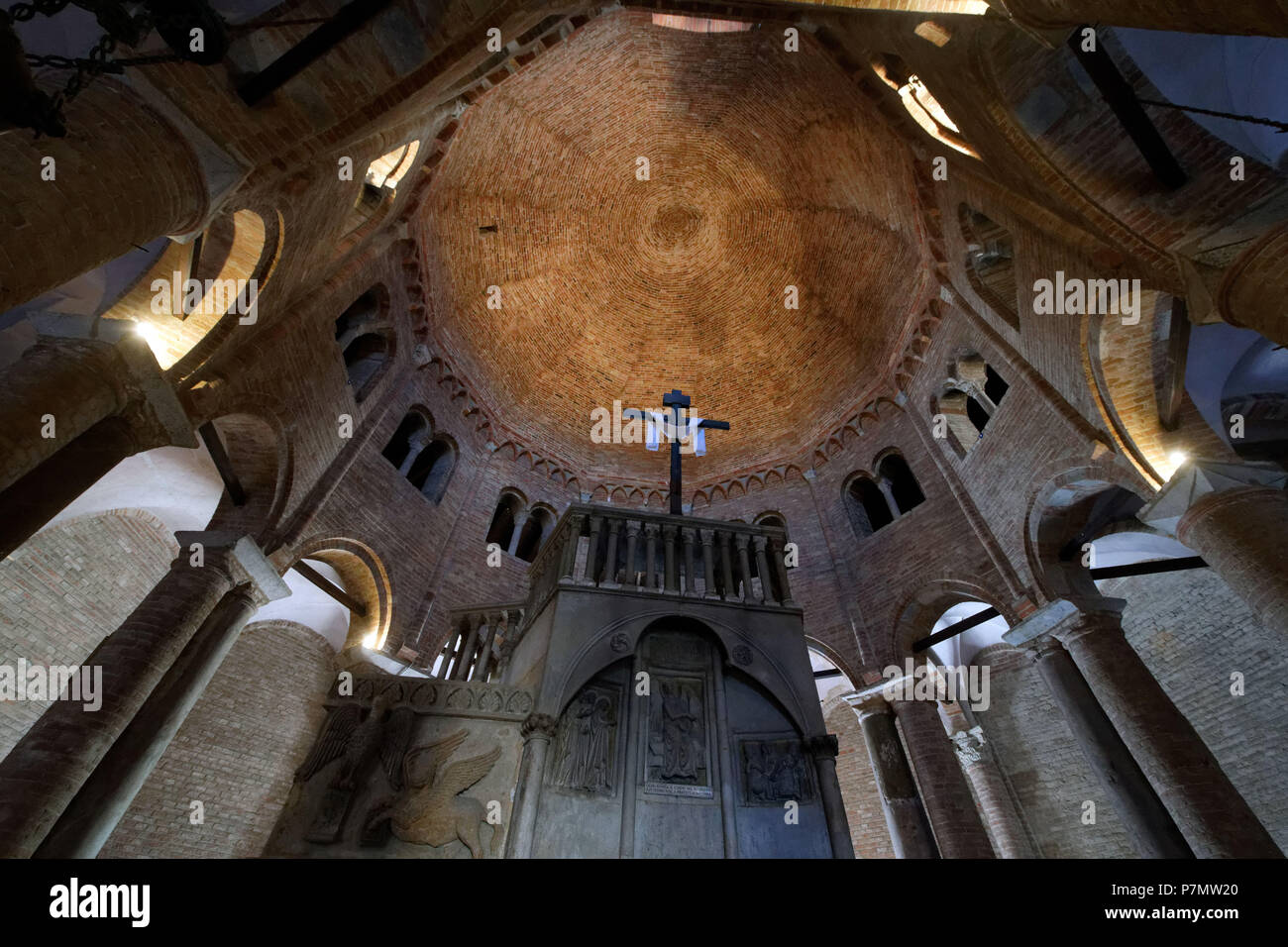 Italy, Emilia Romagna, Bologna, historical center, Santo Stefano ...