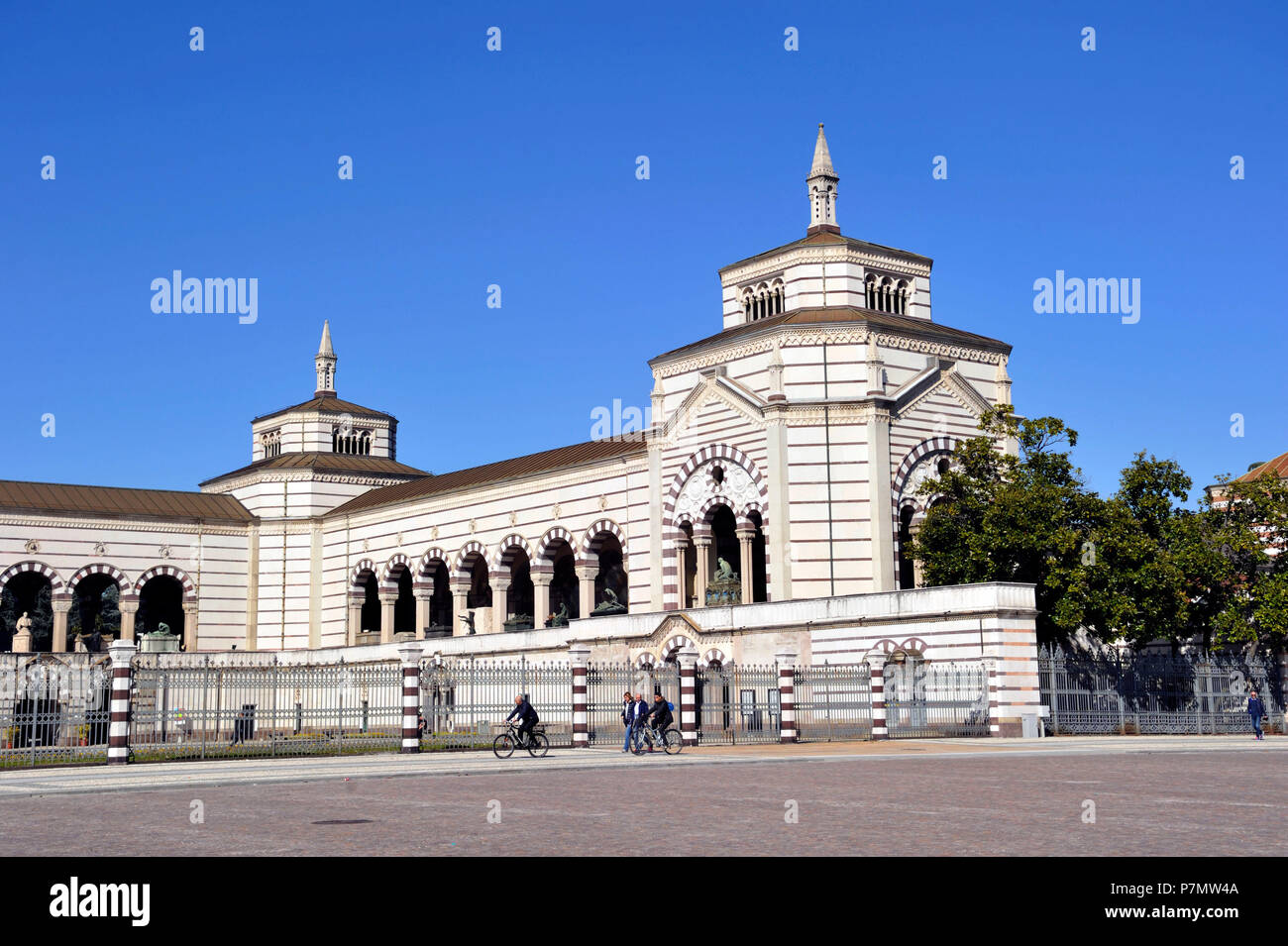Cemetery architecture hi-res stock photography and images - Alamy