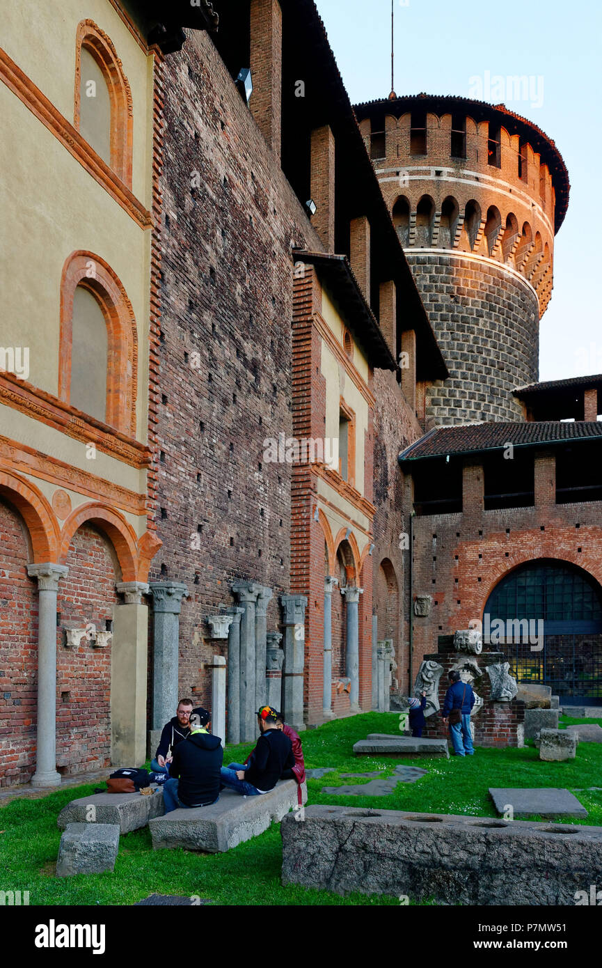 15th century palace building hi-res stock photography and images - Alamy