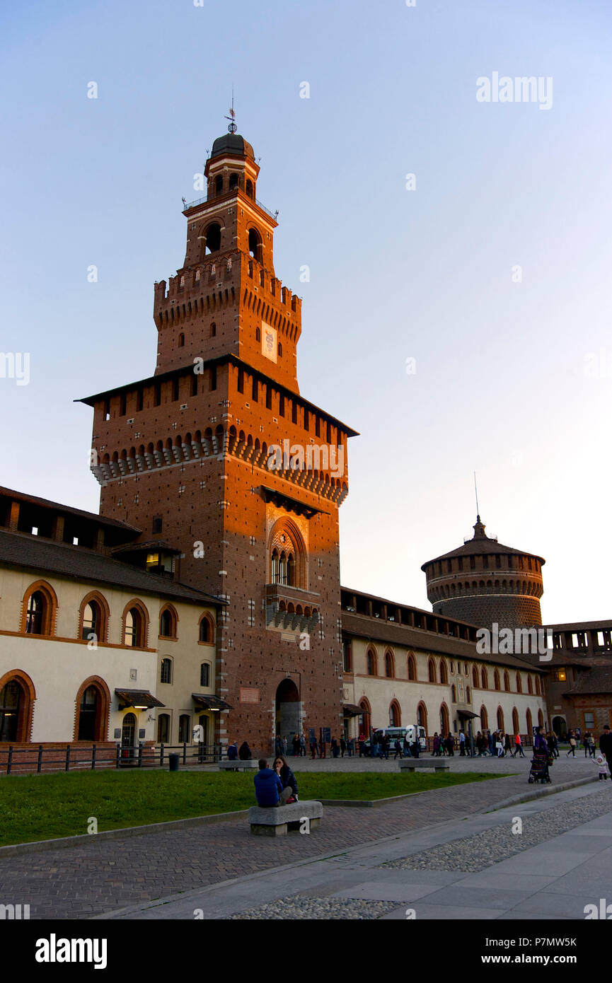 15th century palace building hi-res stock photography and images - Alamy