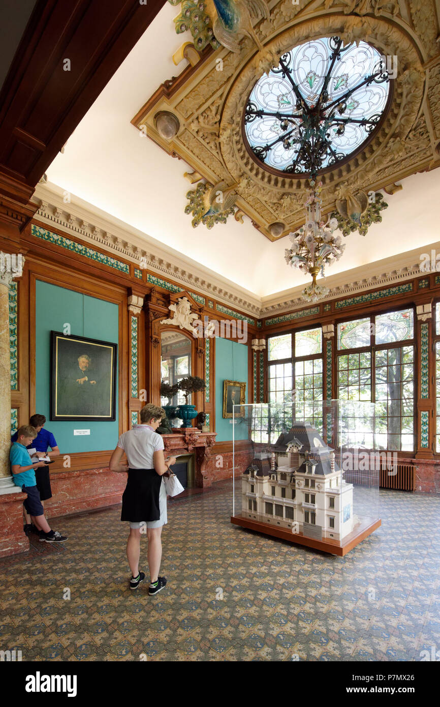 Building france house museum hi-res stock photography and images - Alamy