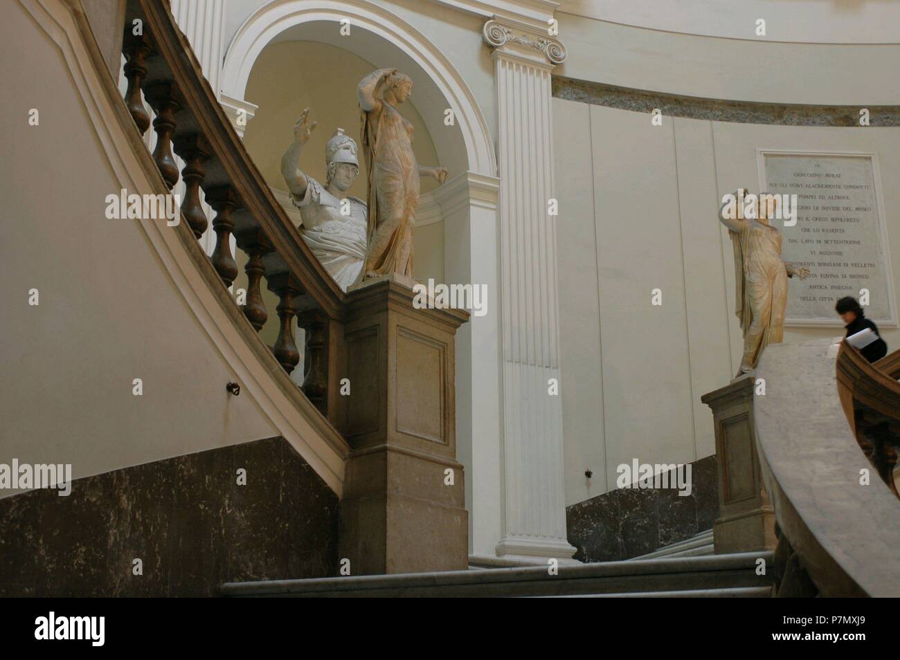ESCULTURAS DE LA ESCALERA DEL MUSEO ARQUEOLOGICO DE NAPOLES. Location ...