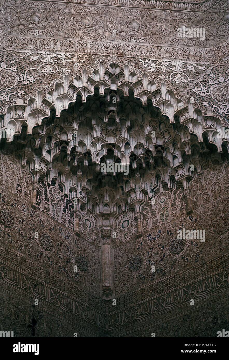 MOCARABE - SIGLO XIV. Location: ALHAMBRA-SALA DE LAS DOS HERMANAS ...