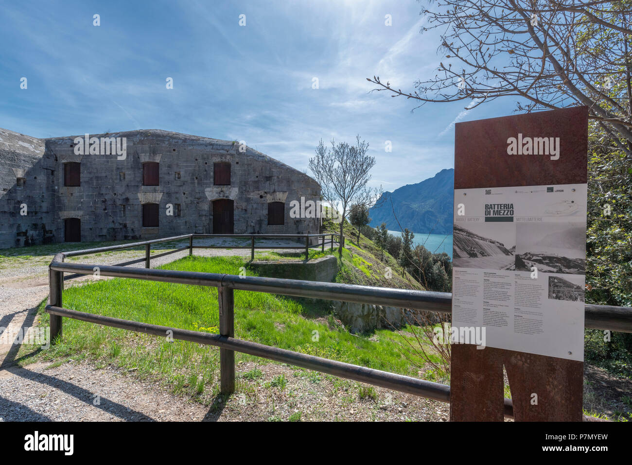 Battery mount hi-res stock photography and images - Alamy