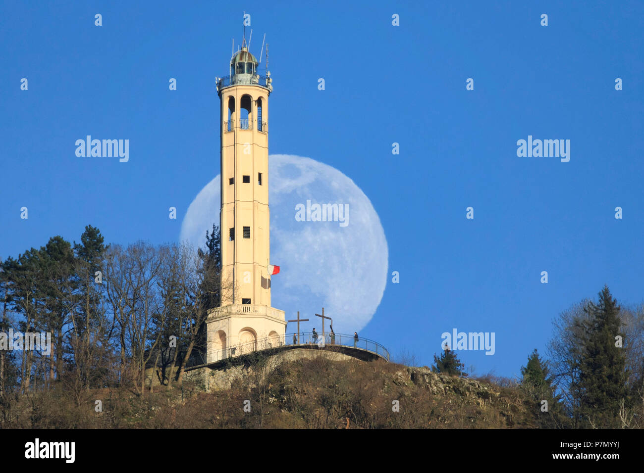 Faro Voltiano, Volta Lighthouse, of Brunate in front of the Moon ...