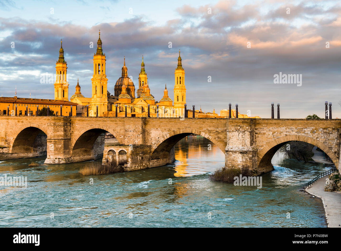 Zaragoza landmarks hi-res stock photography and images - Alamy