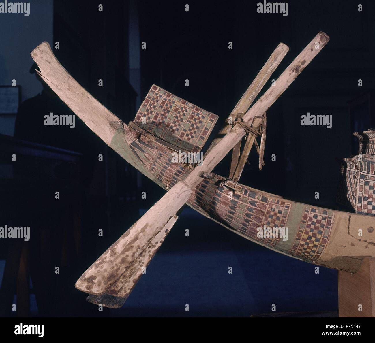 TESORO TUTAN KAMON-BARCO. Location: EGYPTIAN MUSEUM, KAIRO, EGYPT Stock ...