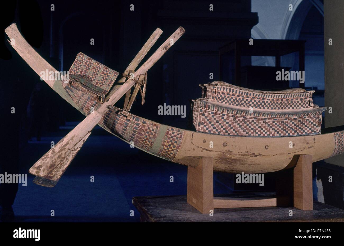 TESORO TUTAN KAMON-BARCO. Location: EGYPTIAN MUSEUM, KAIRO, EGYPT Stock ...