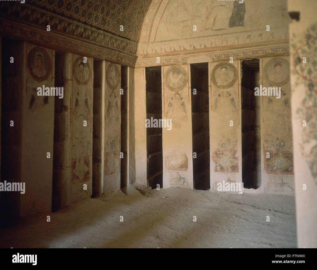 HIPOGEO DE LOS TRES HERMANOS - INTERIOR - FRESCOS -. Location: EXTERIOR ...