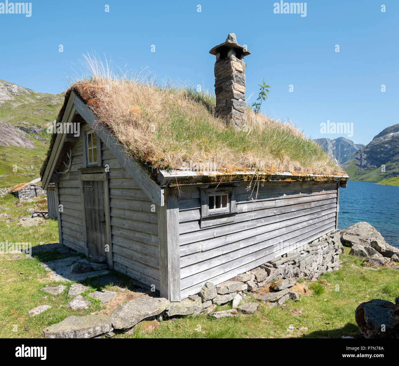 Old Cabin With Turfed Roof High Resolution Stock Photography and Images ...