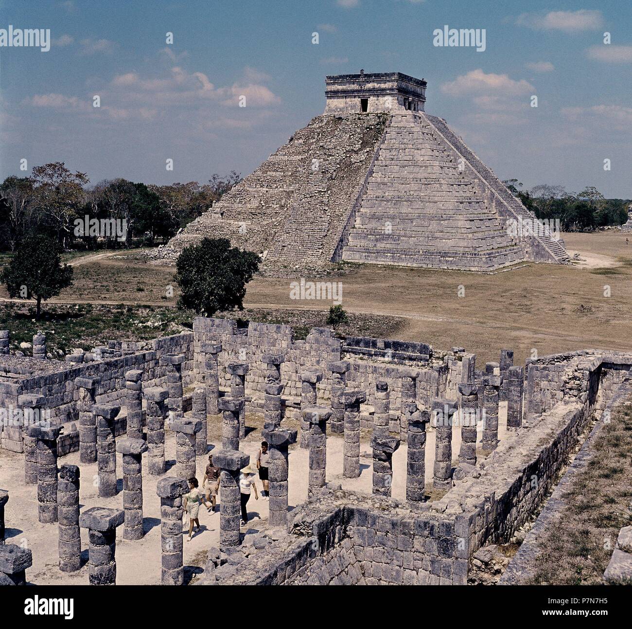 PIRAMIDE DE KUKULKAL O DEL CASTILLO - ARTE TOLTECA. Location: PIRÁMIDE ...