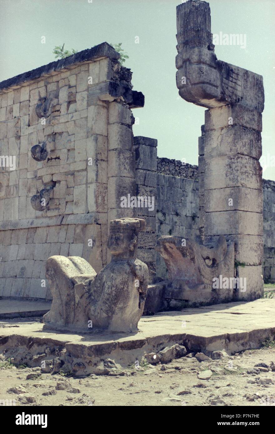 CHAC-MOOL PORTAOFRENDAS (A.TOLTECA). Location: TEMPLE OF THE WARRIORS ...