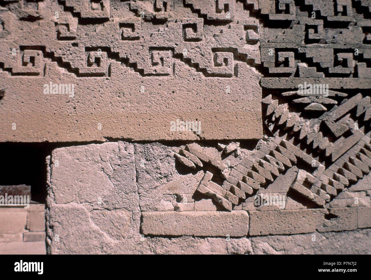 DINTEL - CULTURA ZAPOTECA. Location: EXTERIOR, MITLA, CIUDAD DE MEXICO ...