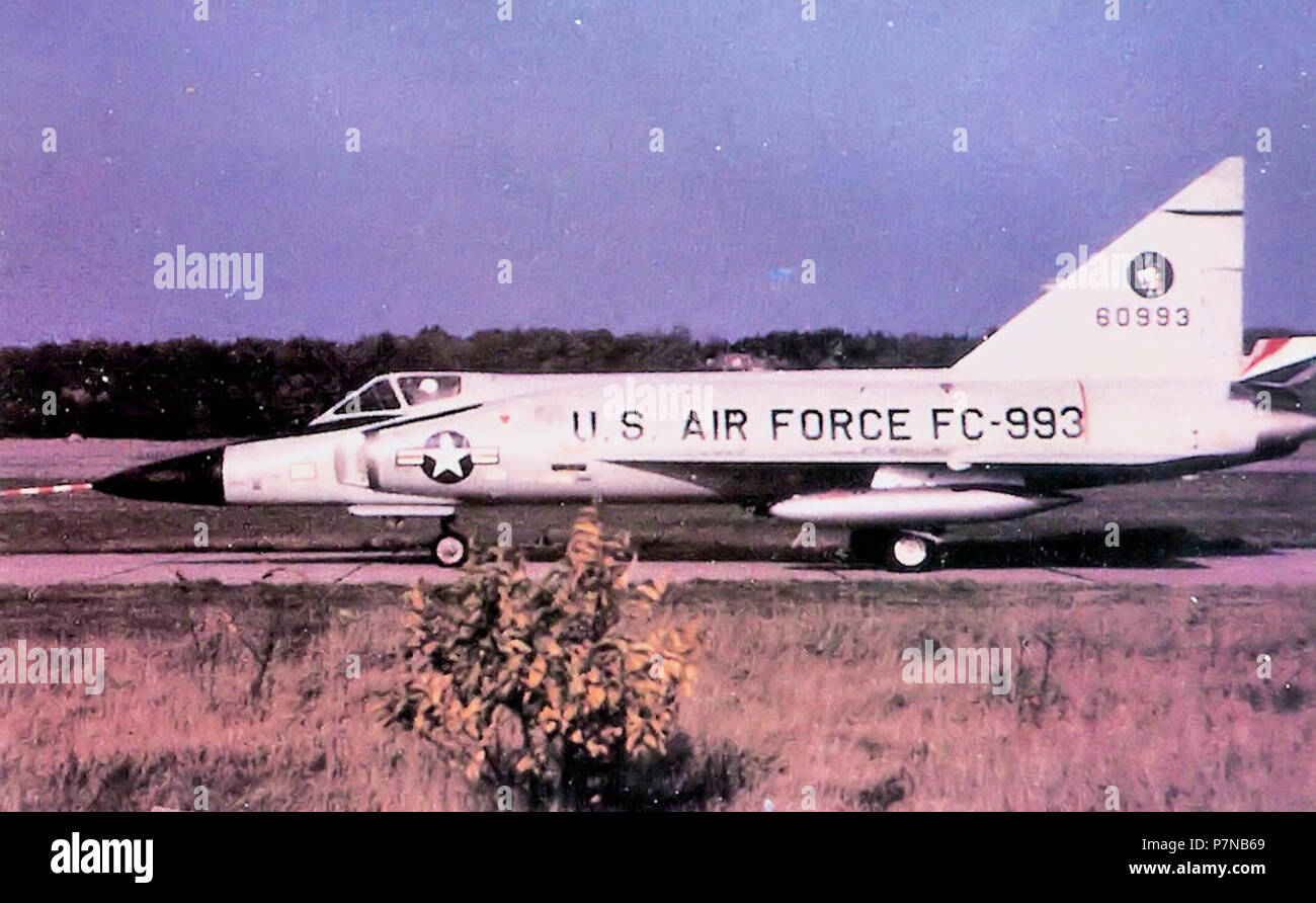 32d Fighter-Interceptor Squadron Convair F-102 Delta Dagger 56-0993 ...