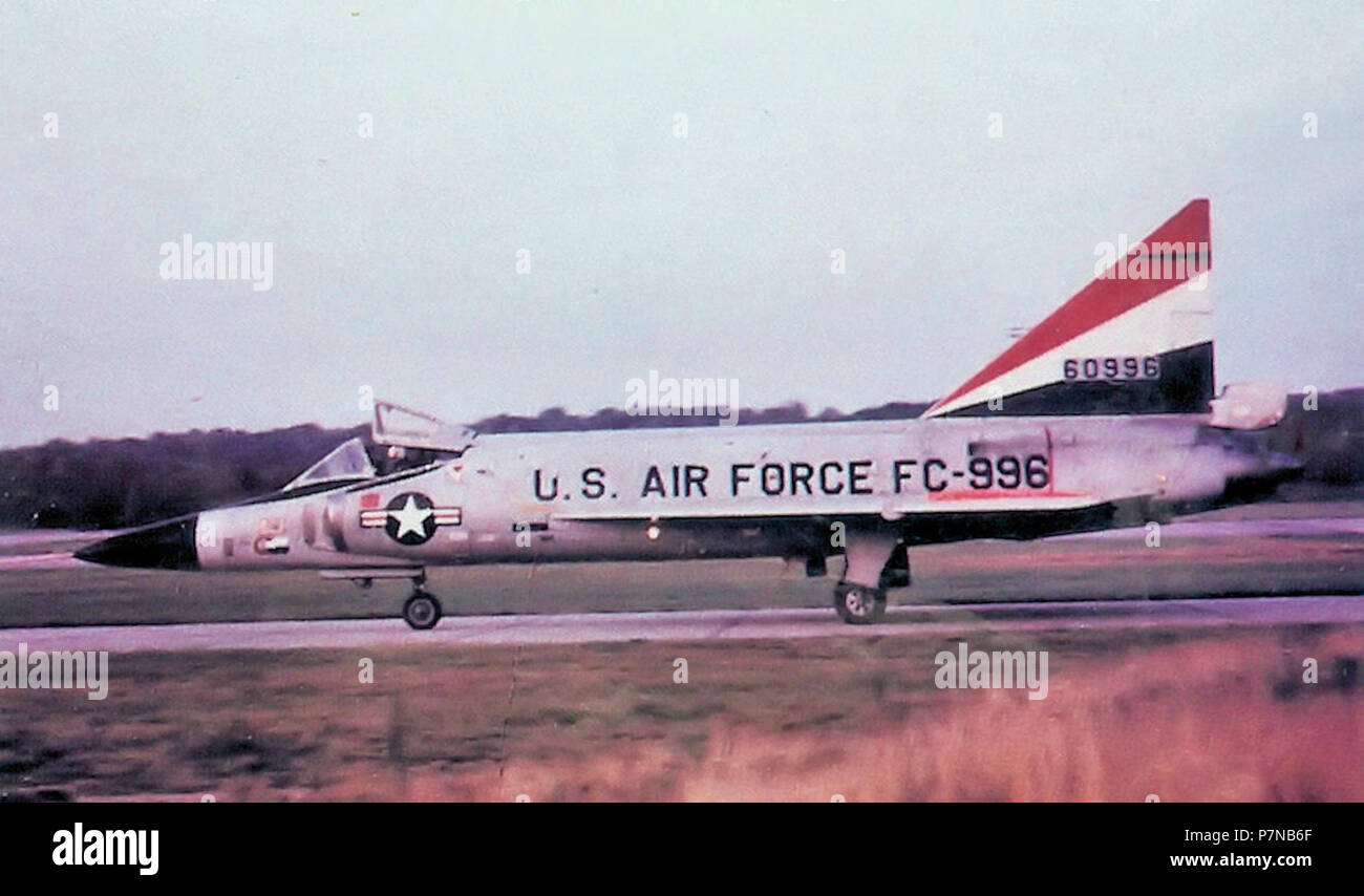 32d Fighter-Interceptor Squadron Convair F-102 Delta Dagger 56-0996 ...