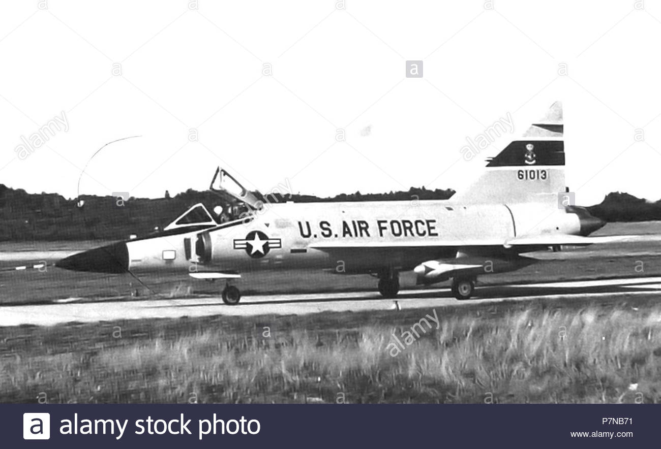 Convair F 102 Delta Dagger Stock Photos & Convair F 102 Delta Dagger ...