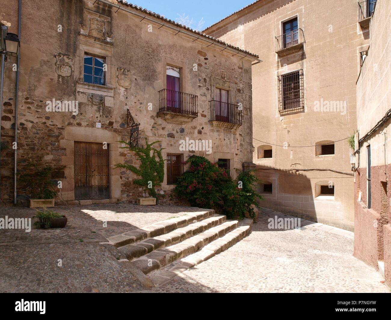 CASA DE LOS DURAN DE LA ROCHA, ACTUAL TABERNA. (S.XVI Stock Photo - Alamy