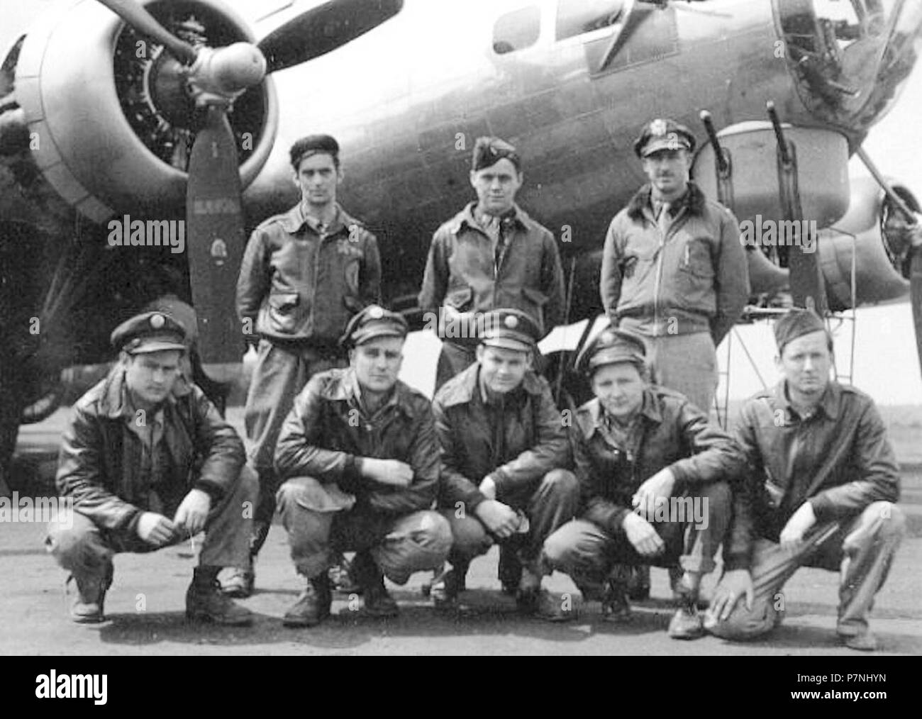 303rd Bombardment Group Boeing B-17G Flying Fortress 42-32027 Stock ...
