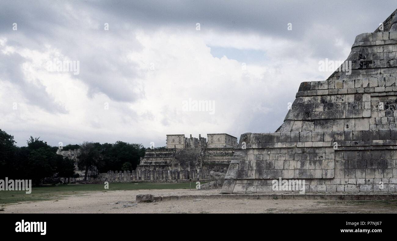 TEMPLO DE LOS GUERREROS JUNTO A LA PIRAMIDE DE KUKULCAN. Location ...