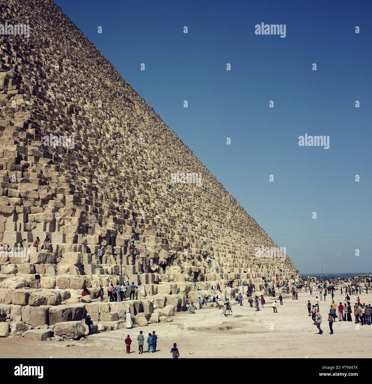 Piramide de keops hi-res stock photography and images - Alamy