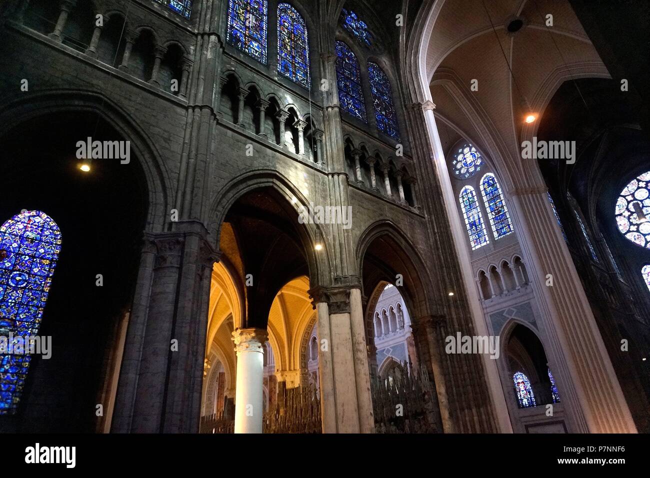 Catedral de chartres interior hi-res stock photography and images - Alamy