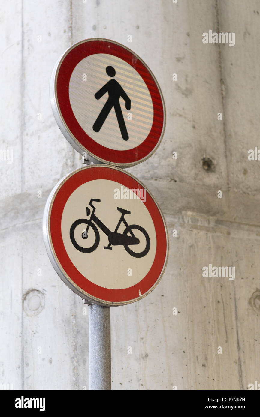 Road signs for pedestrians and bicycles Stock Photo - Alamy