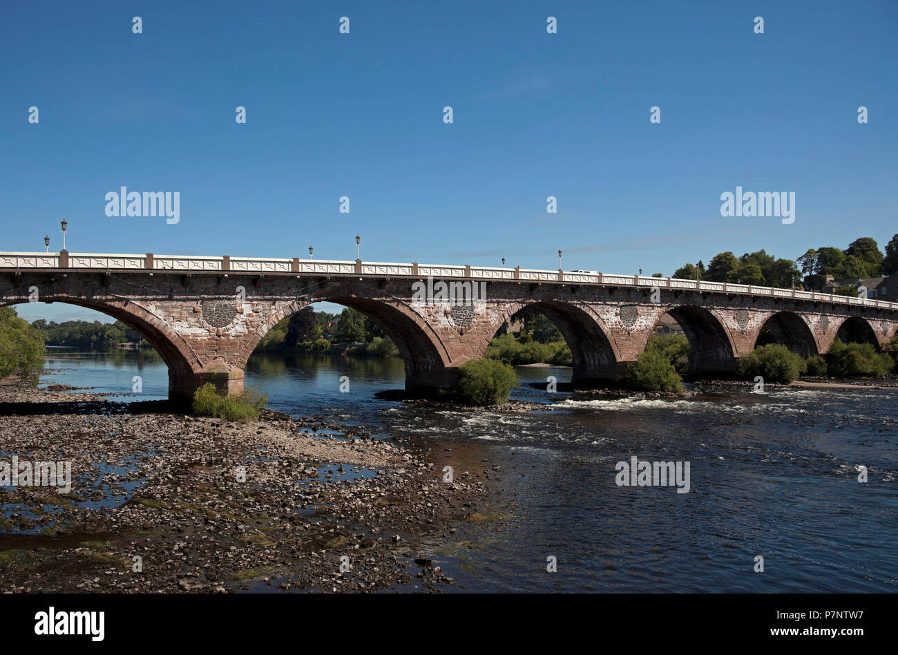 Perth scotland bridge hi-res stock photography and images - Alamy