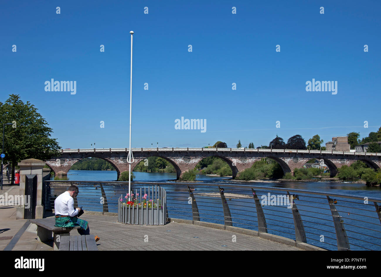 Perth scotland river hi-res stock photography and images - Alamy