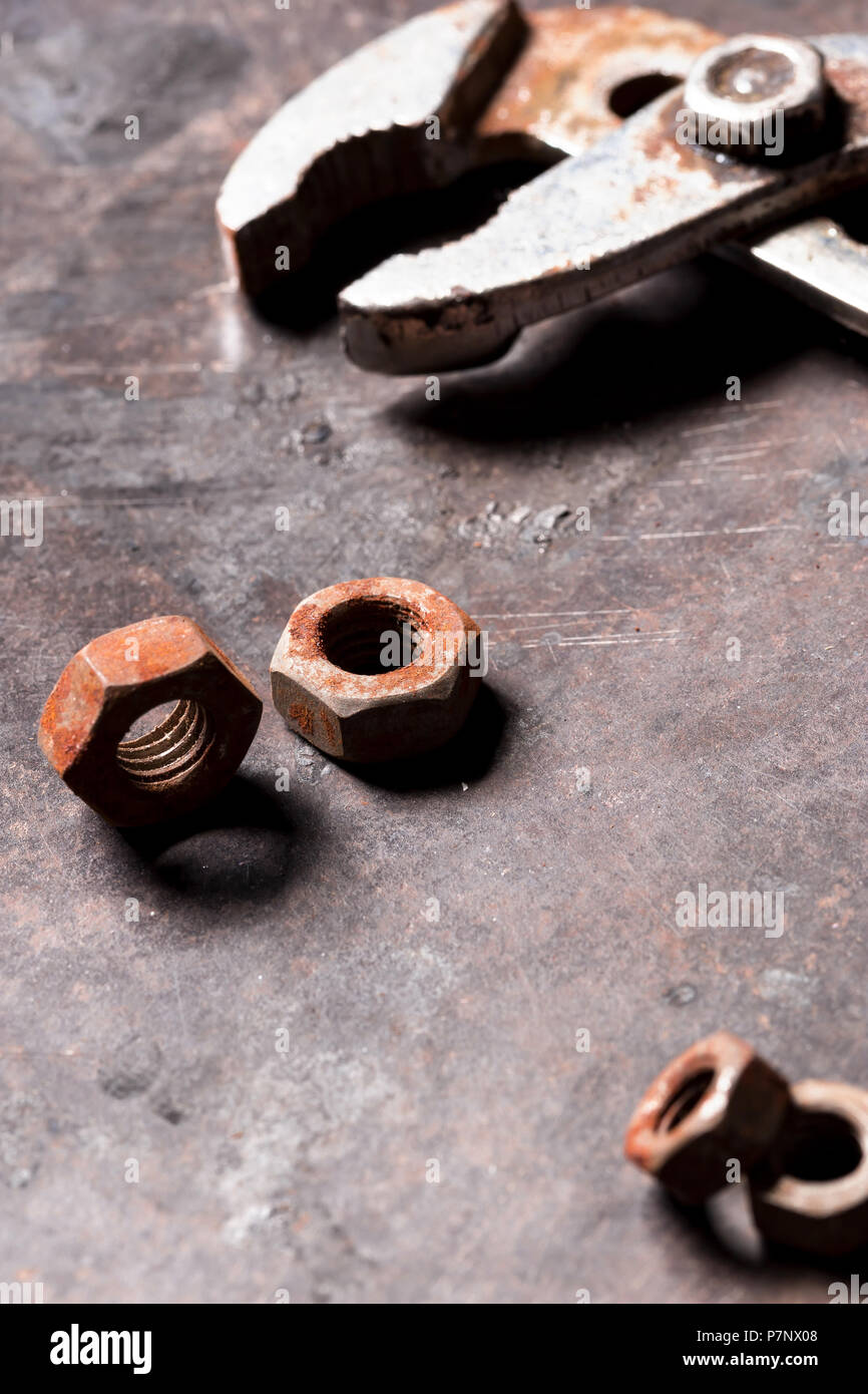 Rusty screws hi-res stock photography and images - Alamy