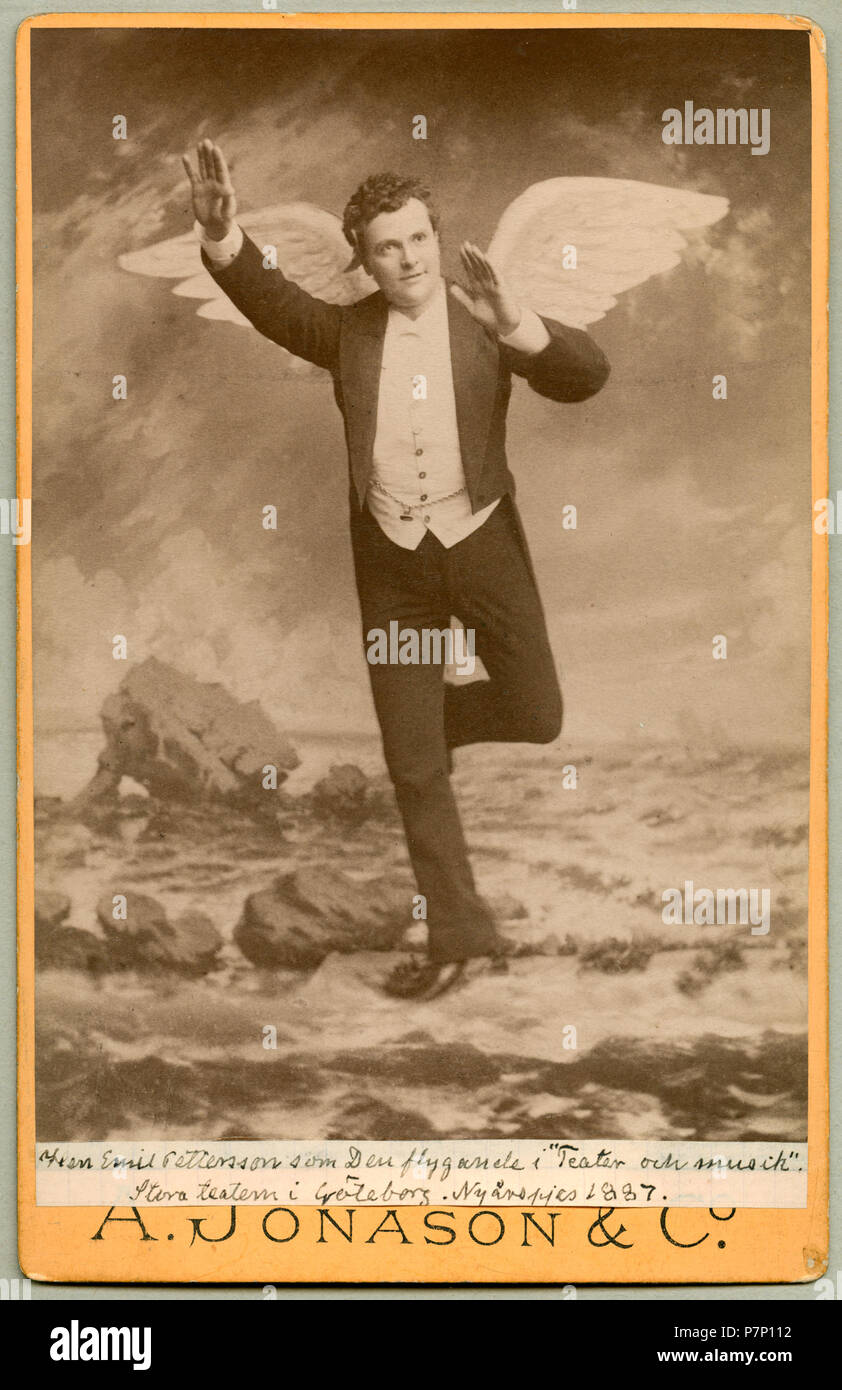 Emil Pettersson som Den flygande i Teater och musik, Stora teatern i ...