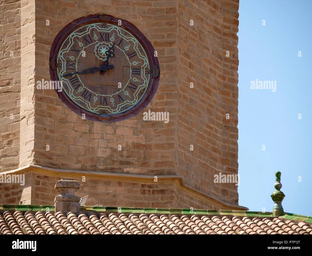 Torre con reloj hi-res stock photography and images - Alamy