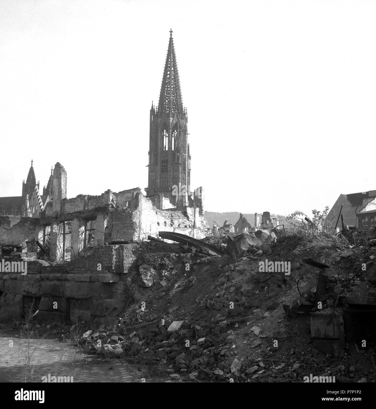 Germany city 1945 hi-res stock photography and images - Alamy