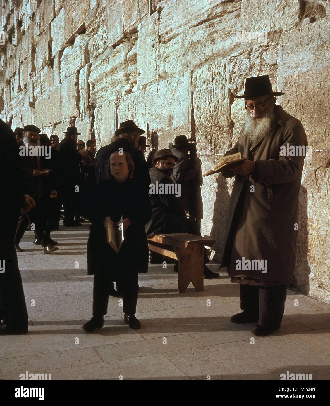 Judíos ortodoxos hi-res stock photography and images - Alamy