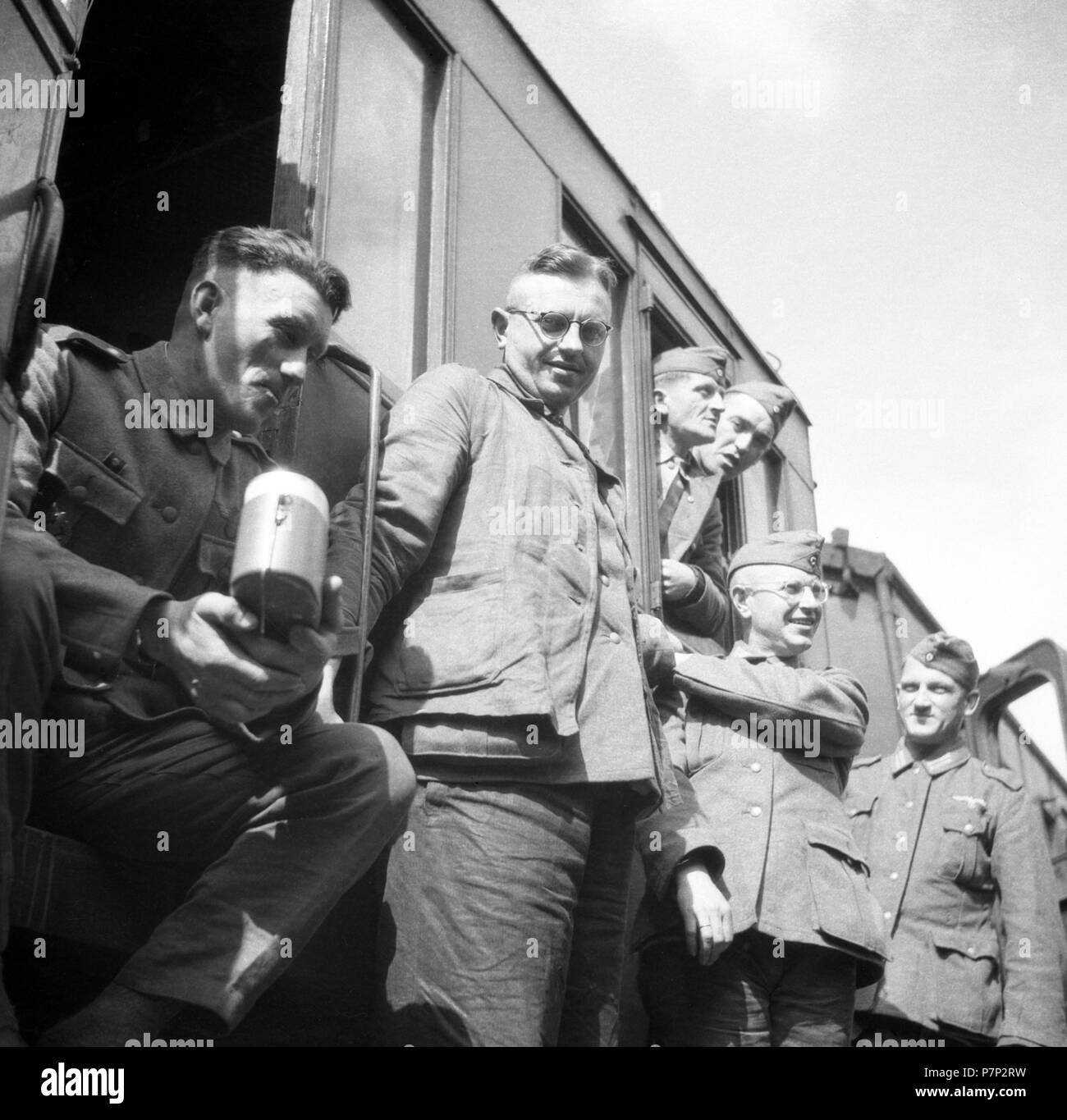 1939 1945 train hi-res stock photography and images - Alamy