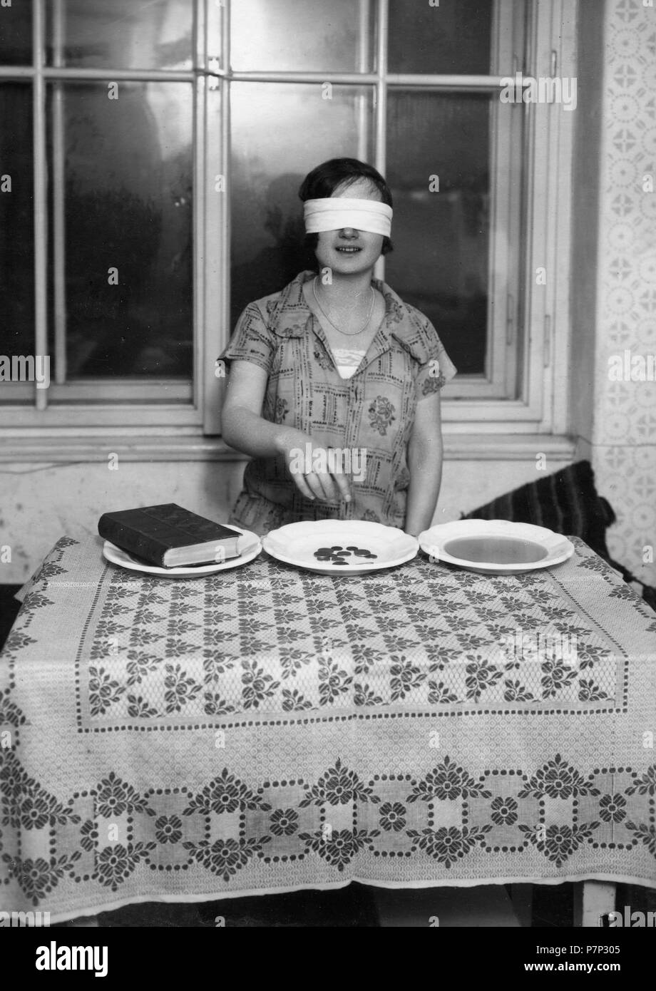 Arm sein hi-res stock photography and images - Alamy