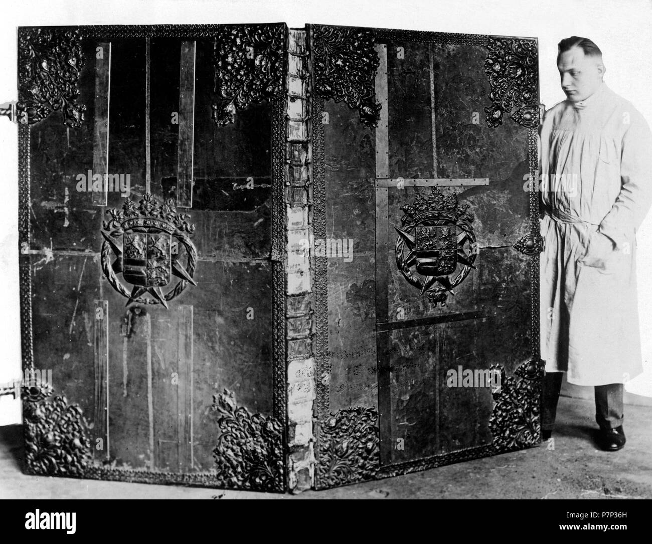 Giant book hi-res stock photography and images - Alamy