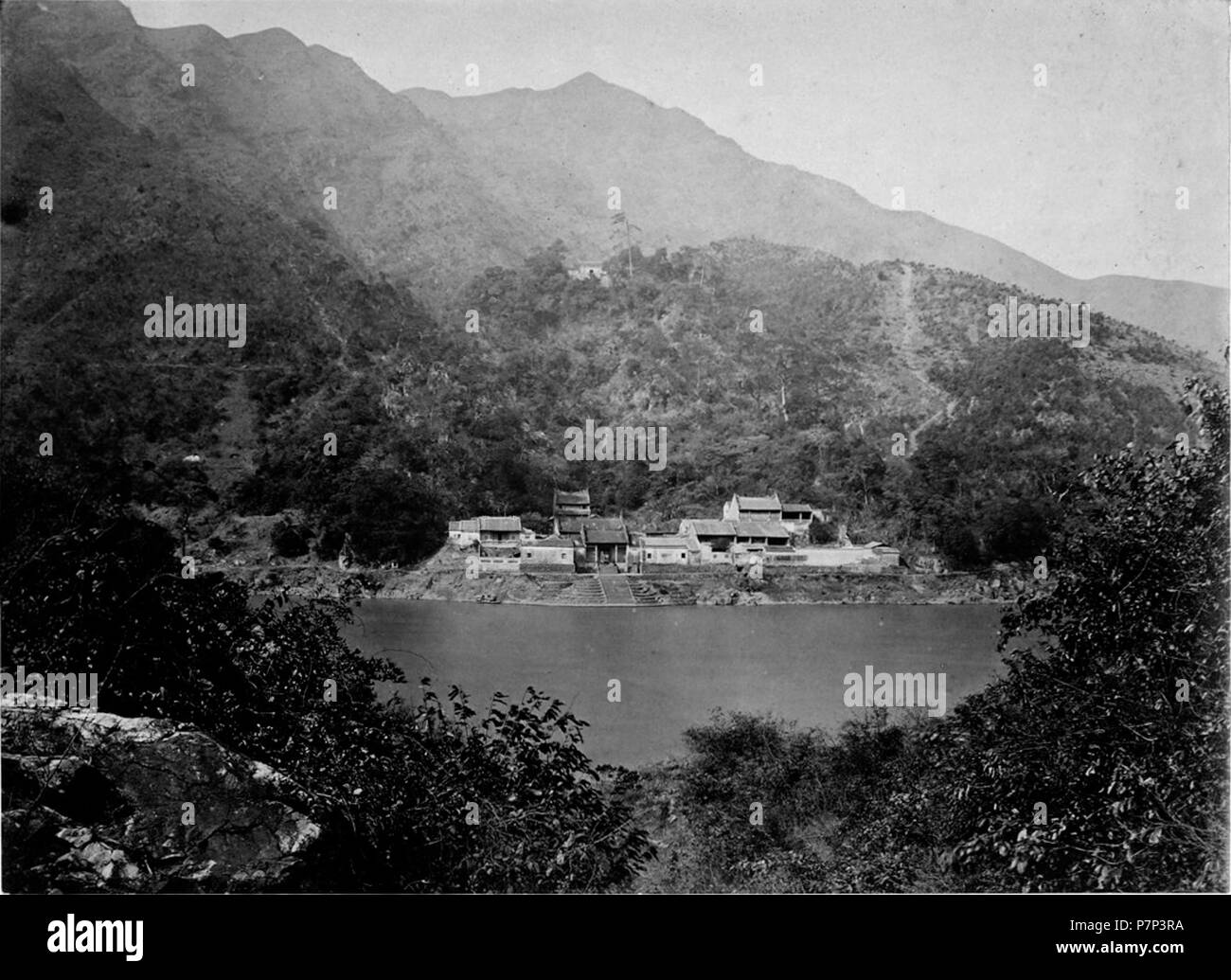 English: photo from Photographic Views of Canton . 18931919 309 ...