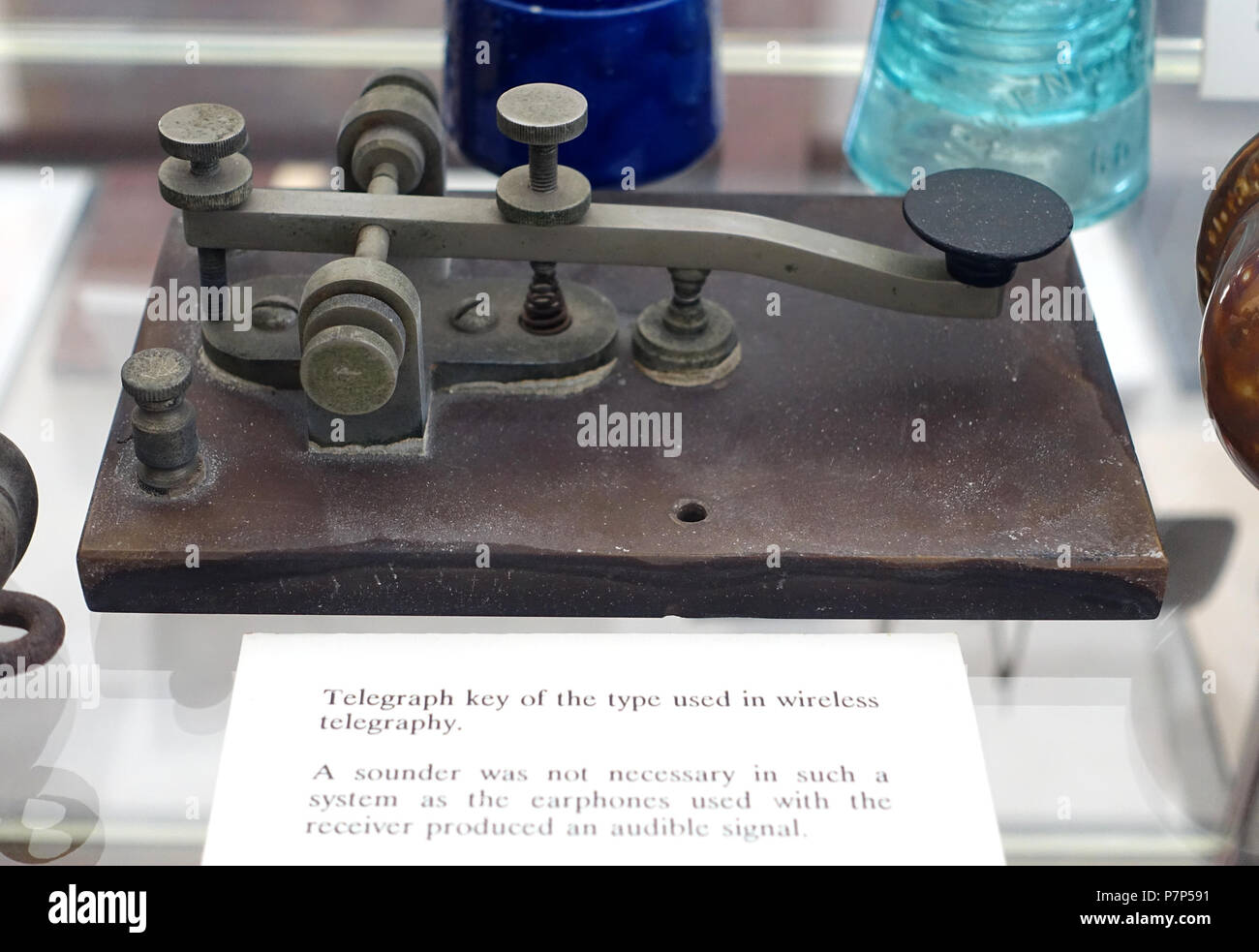 Telegraph key hi-res stock photography and images - Alamy